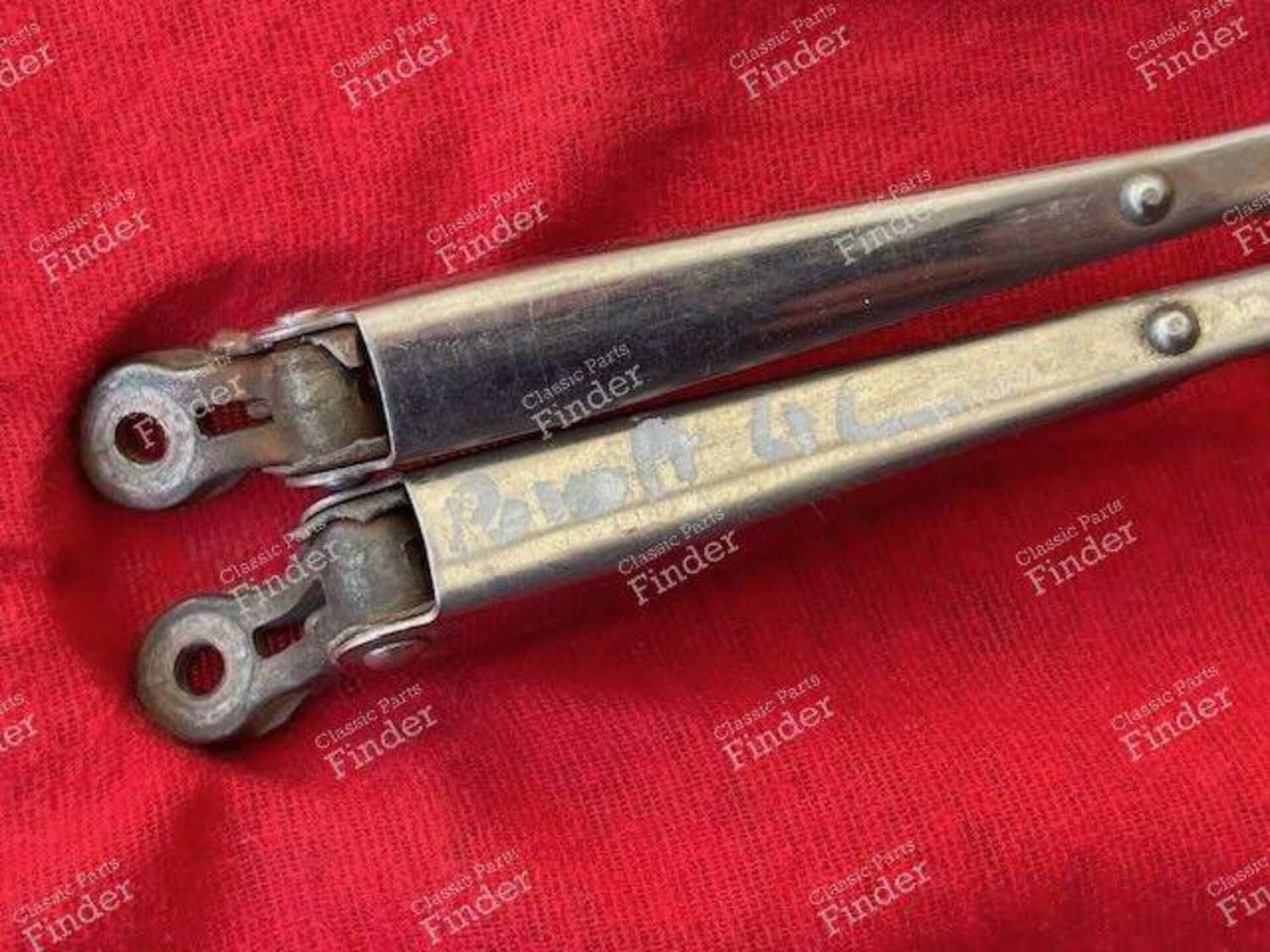 Pair of arms and wipers - RENAULT 4 / 3 / F (R4)